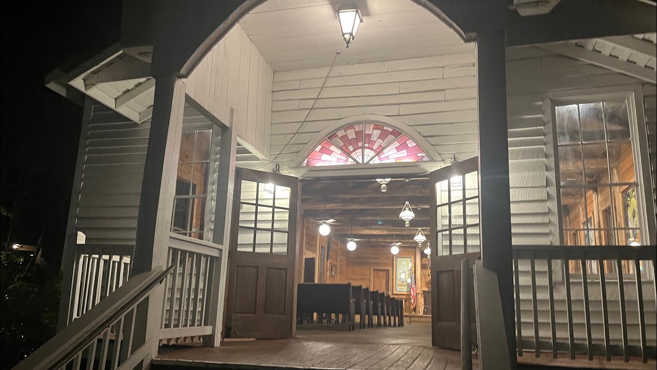 Dollywood Robert F. Thomas Chapel - YouTube