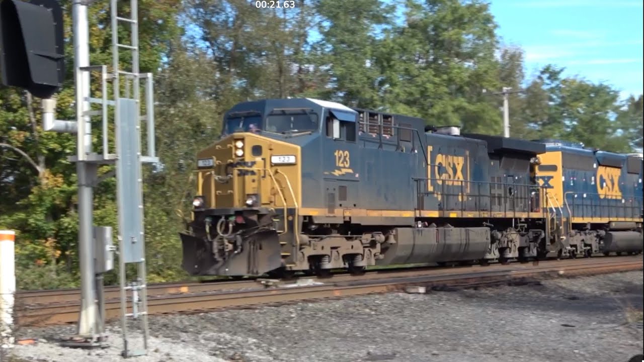 Dunkirk, NY. CSX mixed #freight #train . Locomotives 123 & 8882 headed ...