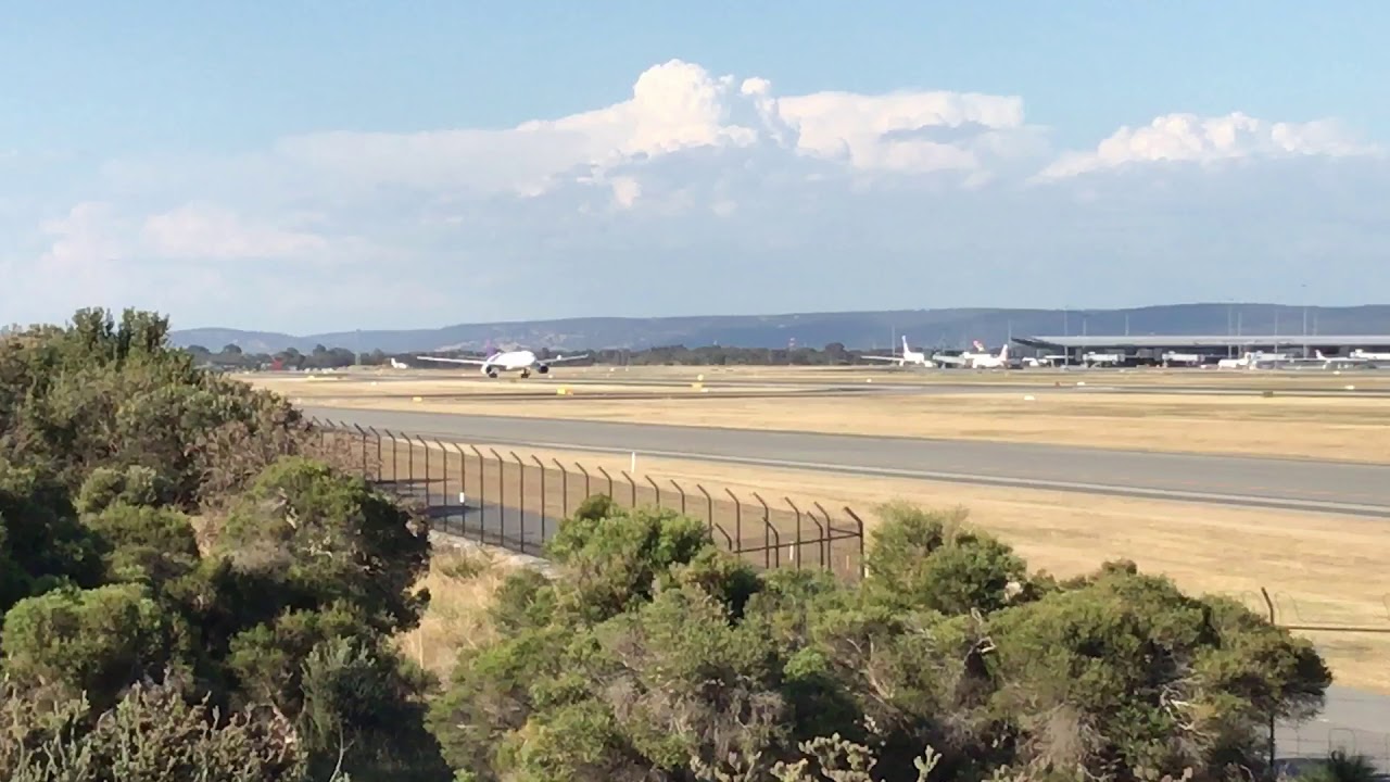 Thai Airways TG482 AIRBUS/A330-300 Perth-Bangkok 2018 - YouTube