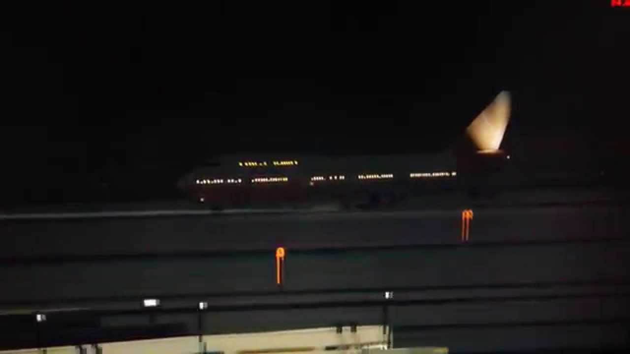 Landing Boeing 747-400 Cold Bay(PACD) to Anchorage(PANC) runway 6R ...