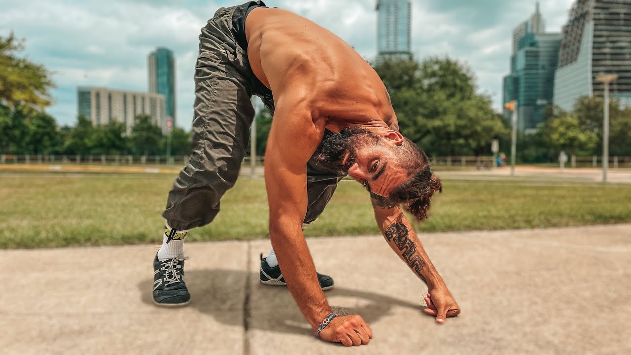 How to MOVE like an APE #shorts - YouTube