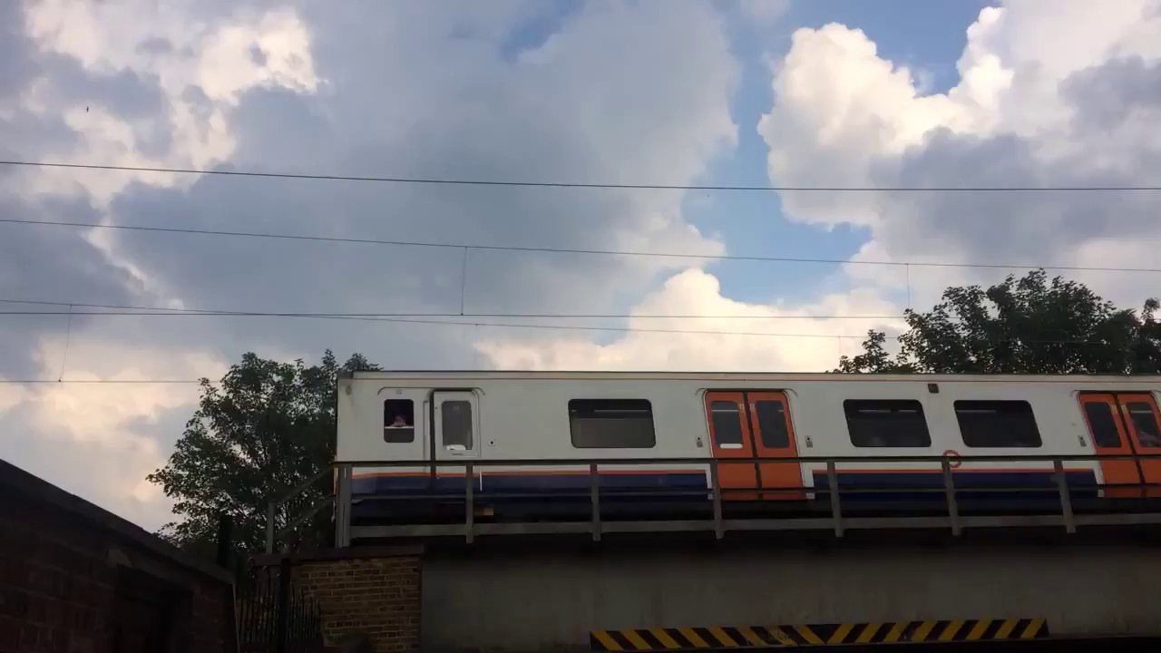 London Overground Class 315 - YouTube