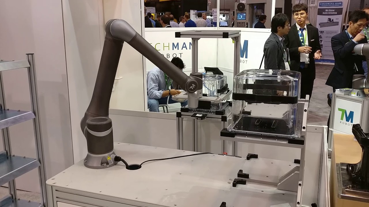 IMTS 2018 - Techman Robot - TM12 - Transfer Plastic Boxes - YouTube