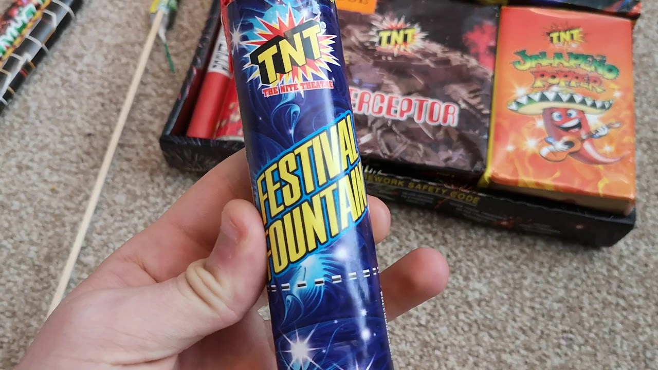 TNT Fireworks Thunderbolt Selection Box - YouTube