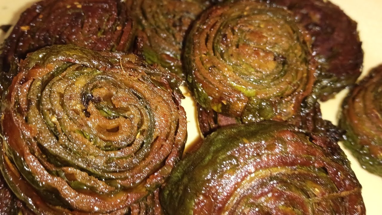 अळूवडी| गर्मा गरम अळूवडी अब बनाए घर पे| Alu Vadi Recipe - YouTube