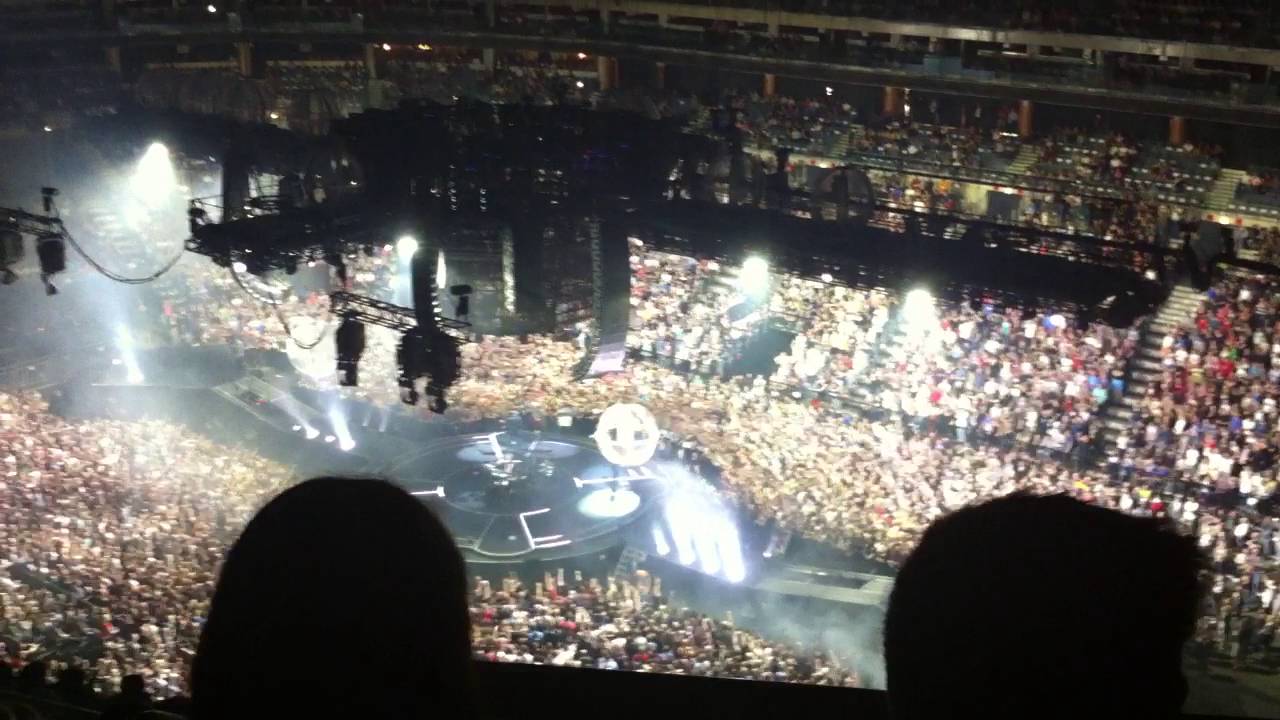 MUSE: Prague 2016 O2 Arena - YouTube