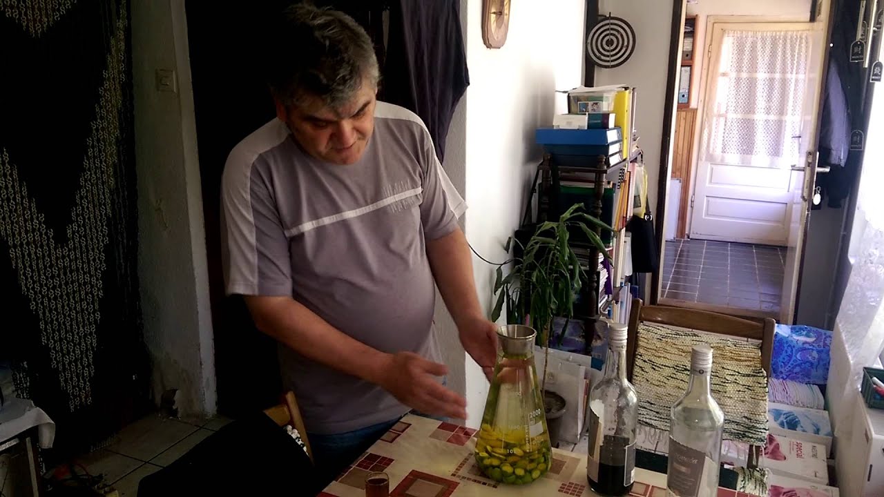 Kako napraviti rakiju orahovaču - YouTube