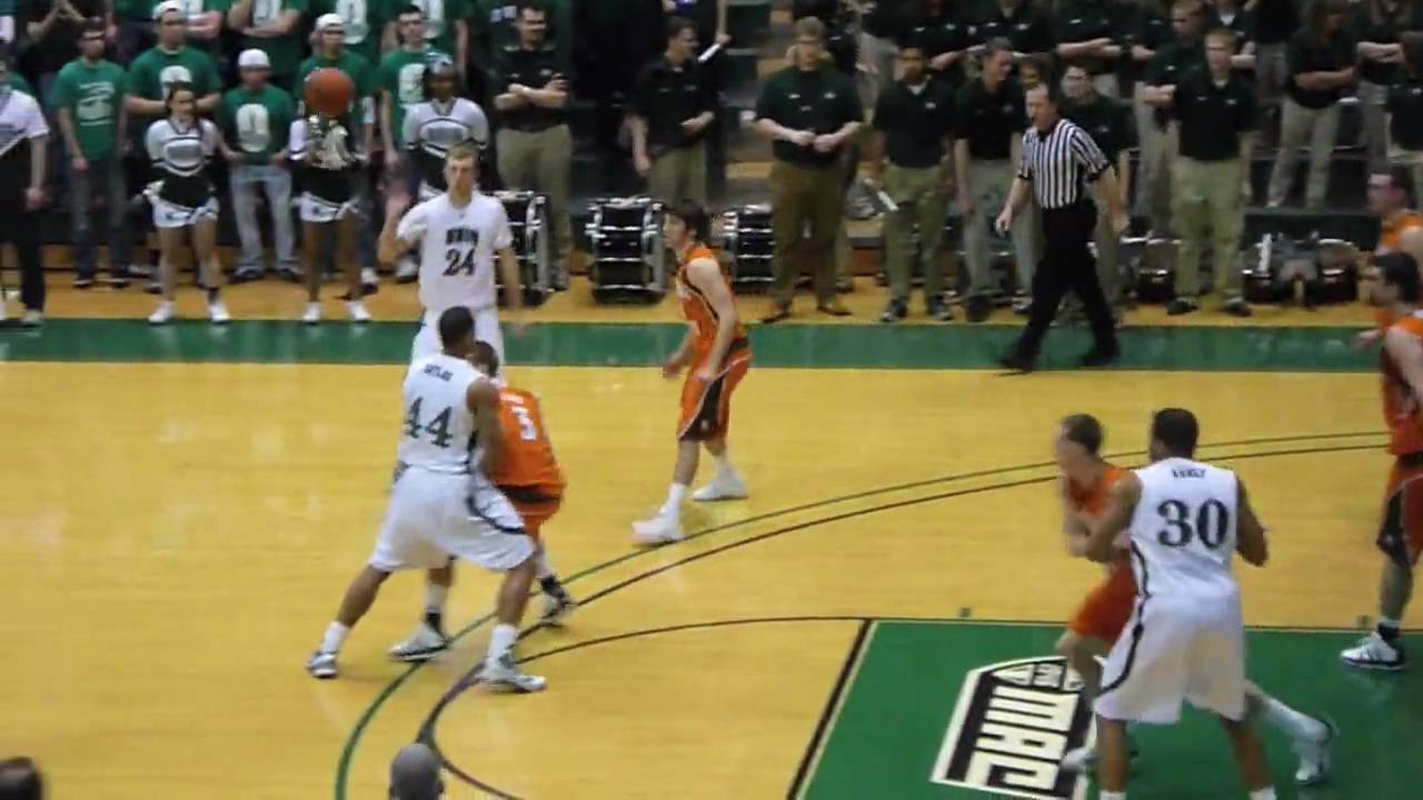 Ohio University Basketball Fans Second to None - YouTube