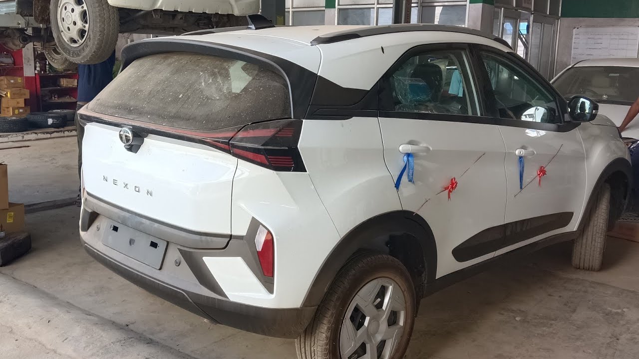 2025 Tata Nexon Creative Plus S Model White Colour Review |😎 सिर्फ़ ₹11 ...