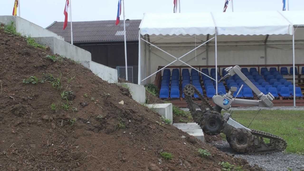 telemax robot on Military ELROB 2010 - YouTube