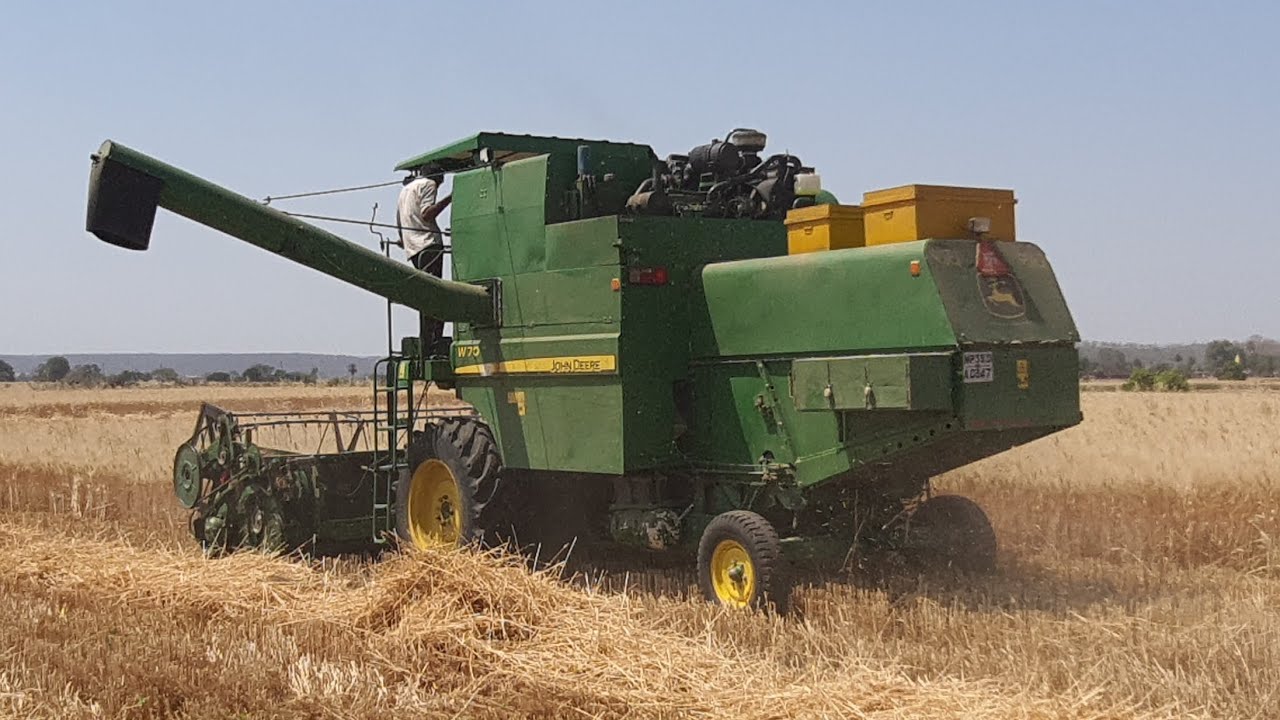 John Deere W70 Combine Harvester #wheatcrop #johndeere # ...