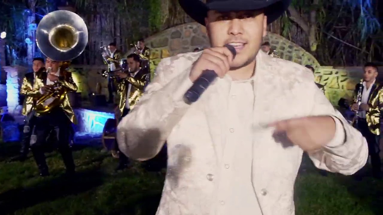 Banda AT - De Boca En Boca [Live] - YouTube