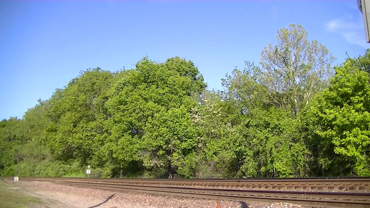 Union Pacific E9 UNITS 949,963B, & 951 lead Passenger Train passing ...
