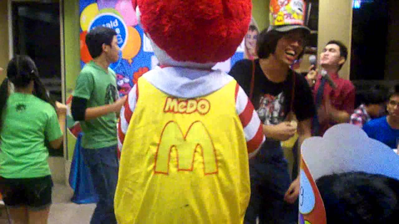 UP ACM Akwe 2012 - "Kids" Dance with Kid Mcdo - YouTube
