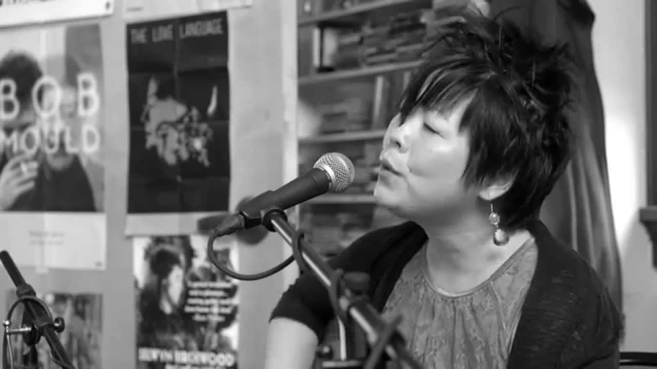 BettySoo - "Wheels" (live @WYCE) - YouTube