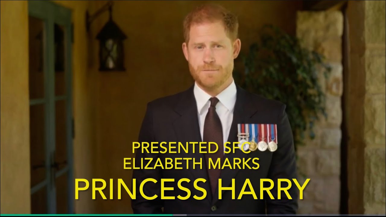 Prince Harry Presented SFC Elizabeth Marks prestigious military award ...