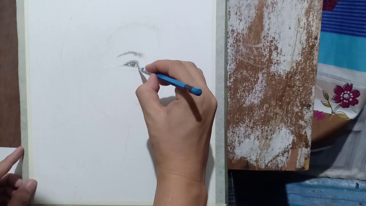 Sketching...using 5B pencil - YouTube