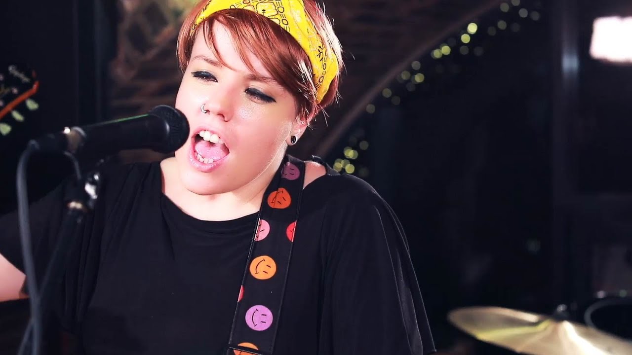 Cherry V and The Bees | Cover Band | Manchester - YouTube