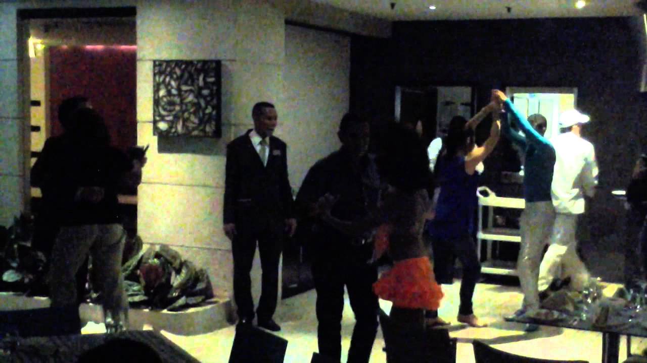 Salsa Dancing in Cali Colombia - YouTube