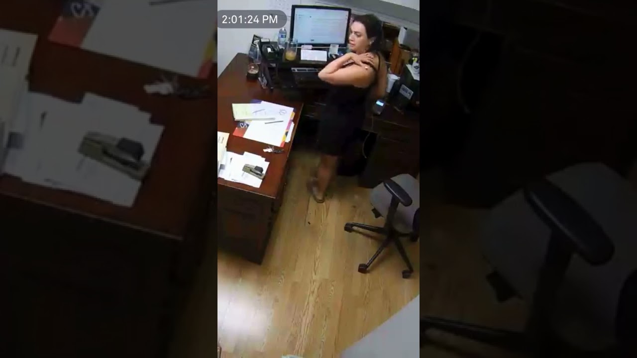 She Pulled Out A Tazer Because Of This YouTube she-pulled-out-a-tazer-because-of-this-youtube