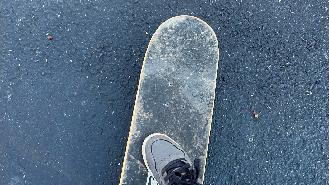 Skateboarding in the driveway - YouTube