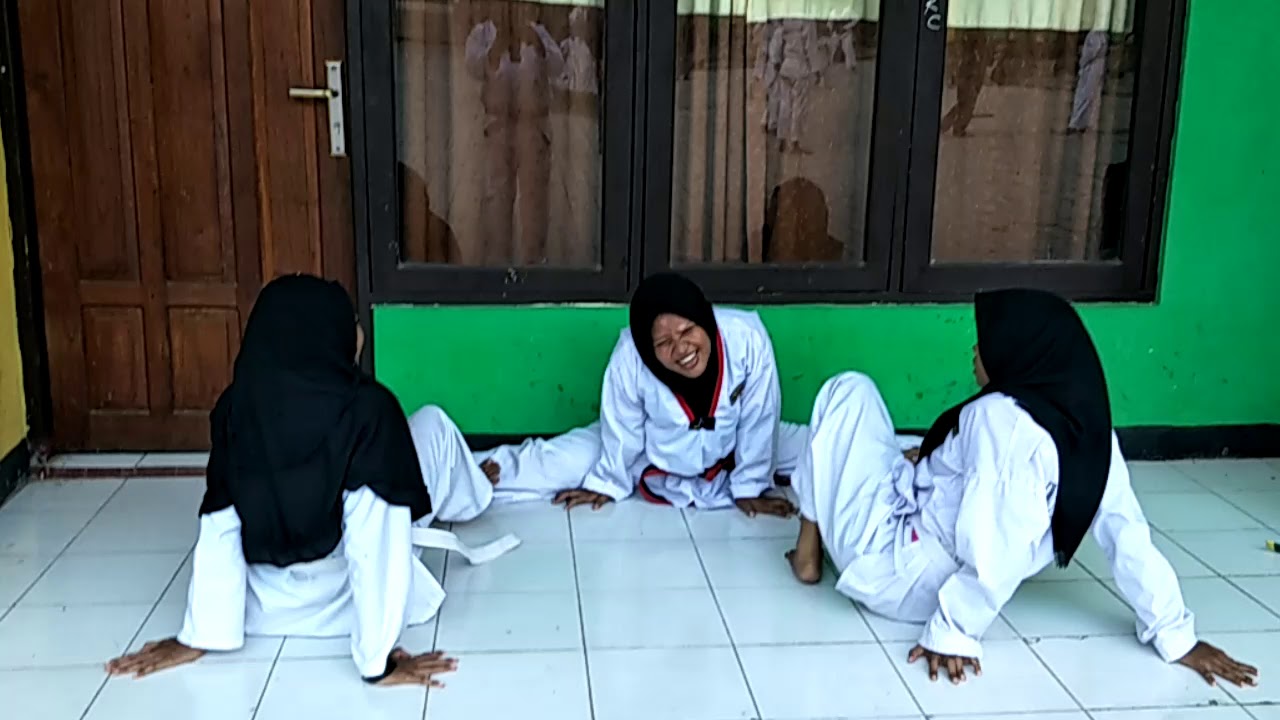 Latihan split(12) - YouTube