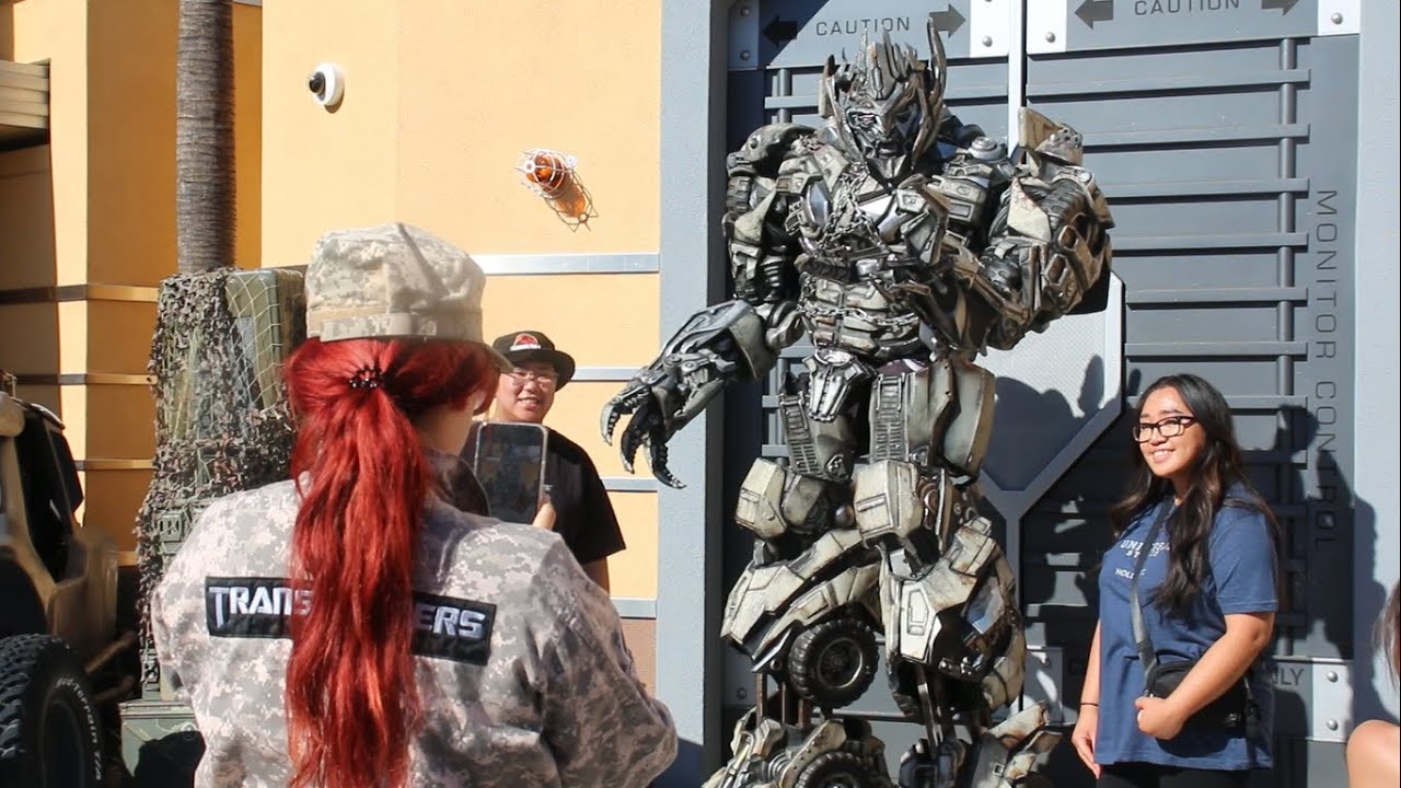 Megatron Meet & Greet: Universal Studios Hollywood - YouTube