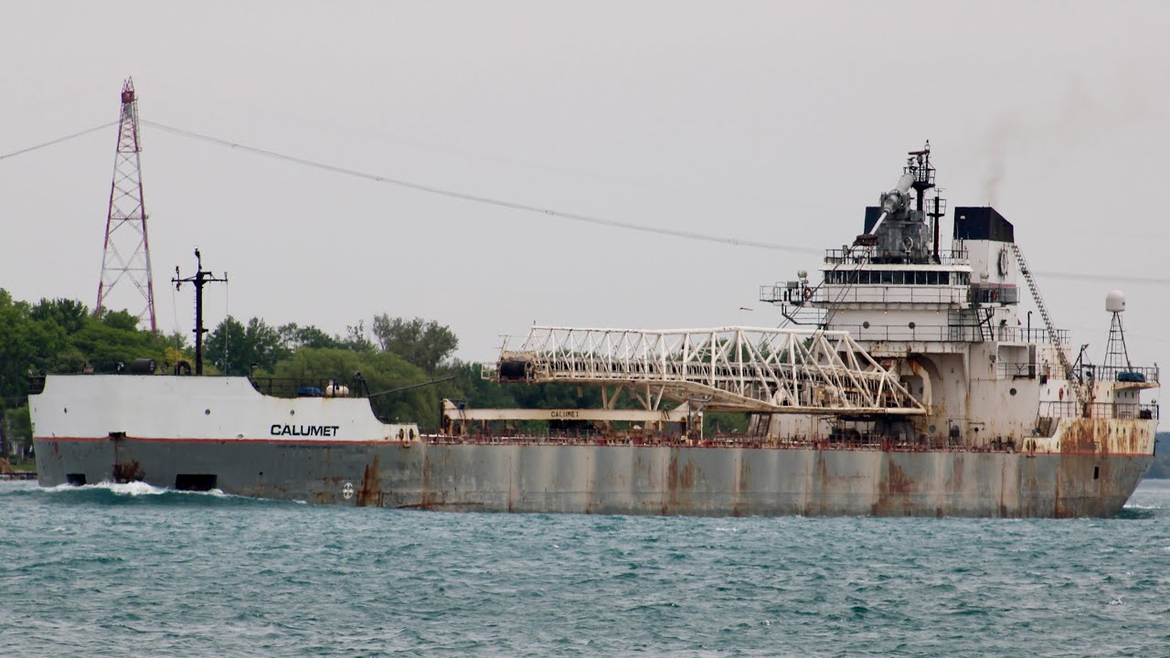 Lower Lakes Freighter Calumet - YouTube