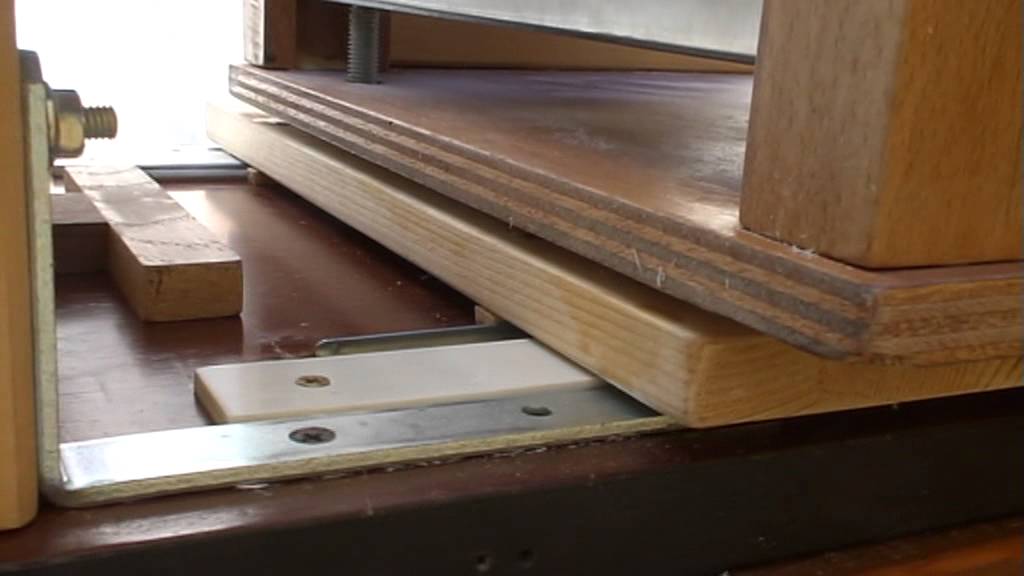 Horizontal Router - YouTube