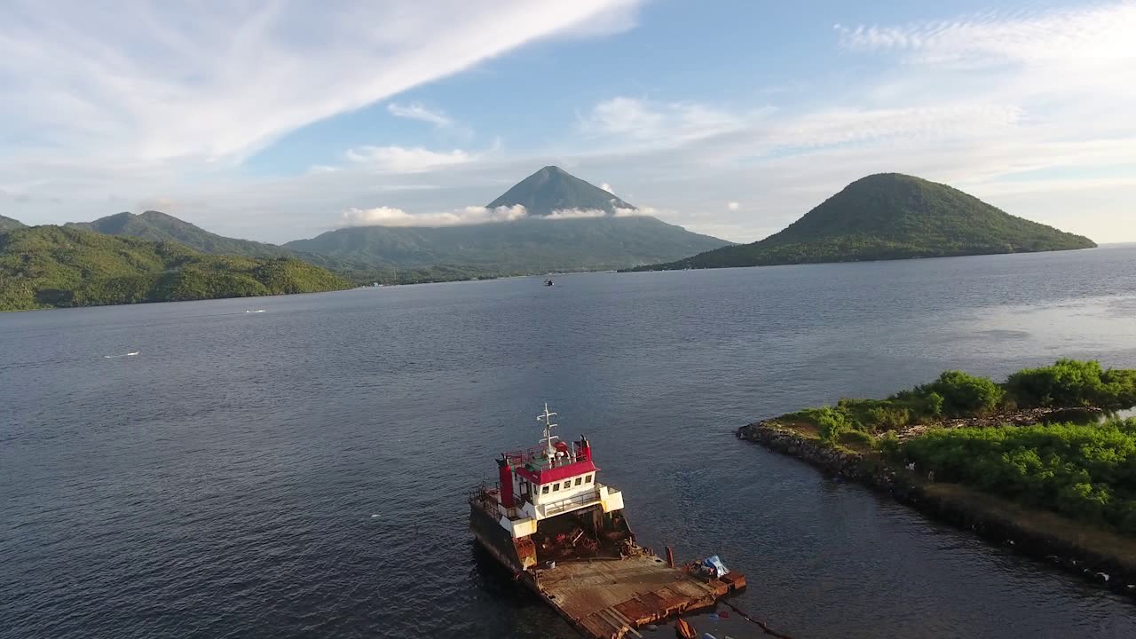 DJI PANTHOM 4 FORT KALAMATA TERNATE - YouTube