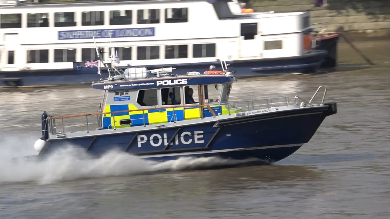 *TARGA 32* MPU (Marine Policing Unit) boat responding down the River ...