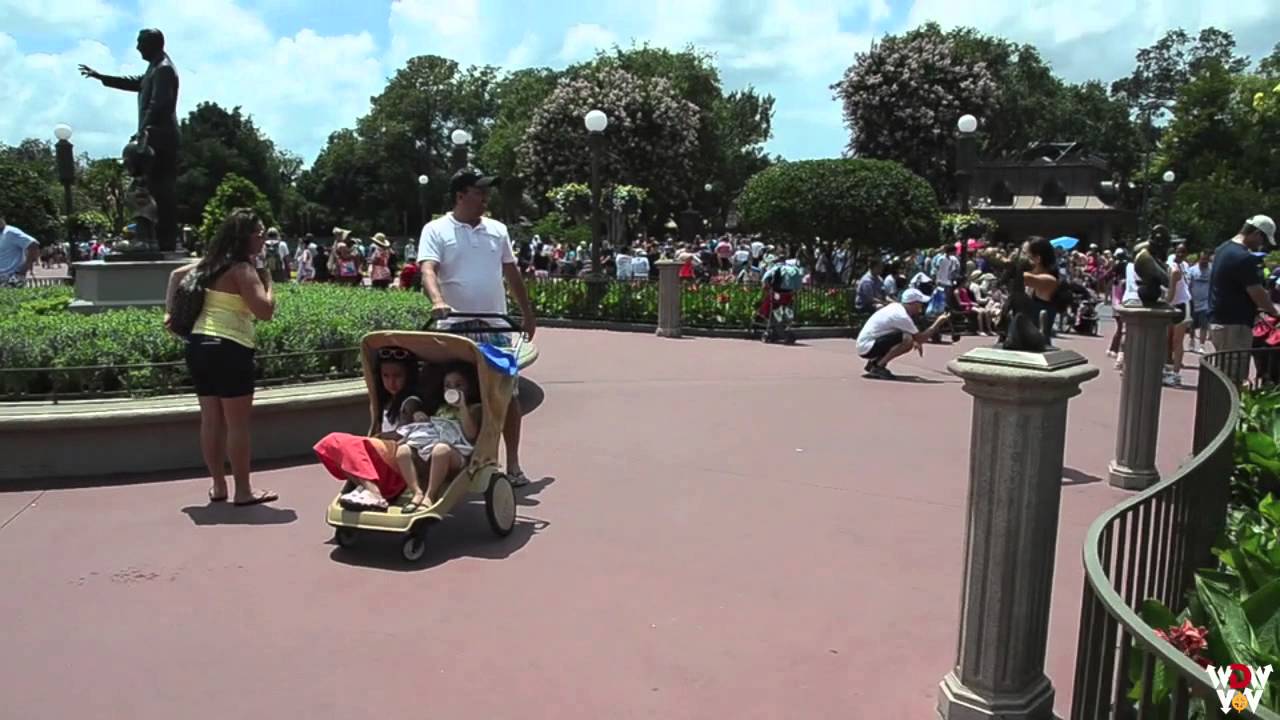 TOMORROWLAND Cosmic Rays Starlight Cafe to Adventureland - YouTube