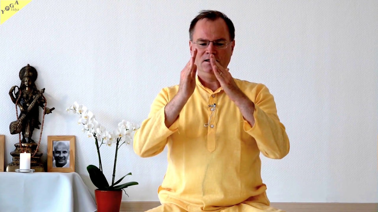 Adho-Mukha Mudra, das Siegel des Gesichtes - Finger-Mudras Teil 31 ...