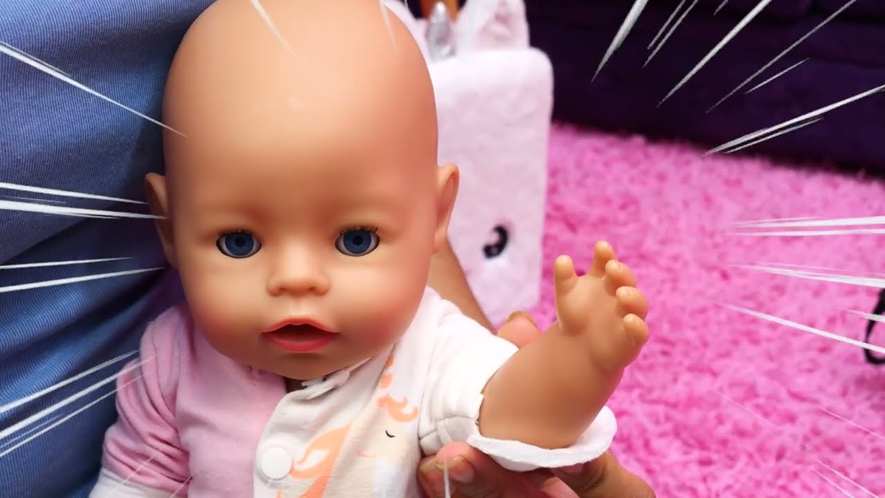 Baby Emily doll needs help! Barbie doll the doctor check if everything ...