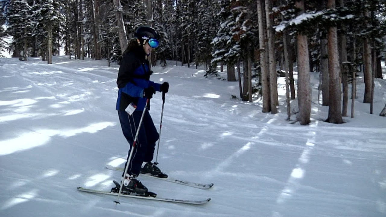 Jessica Van Meter Learns To Ski - YouTube