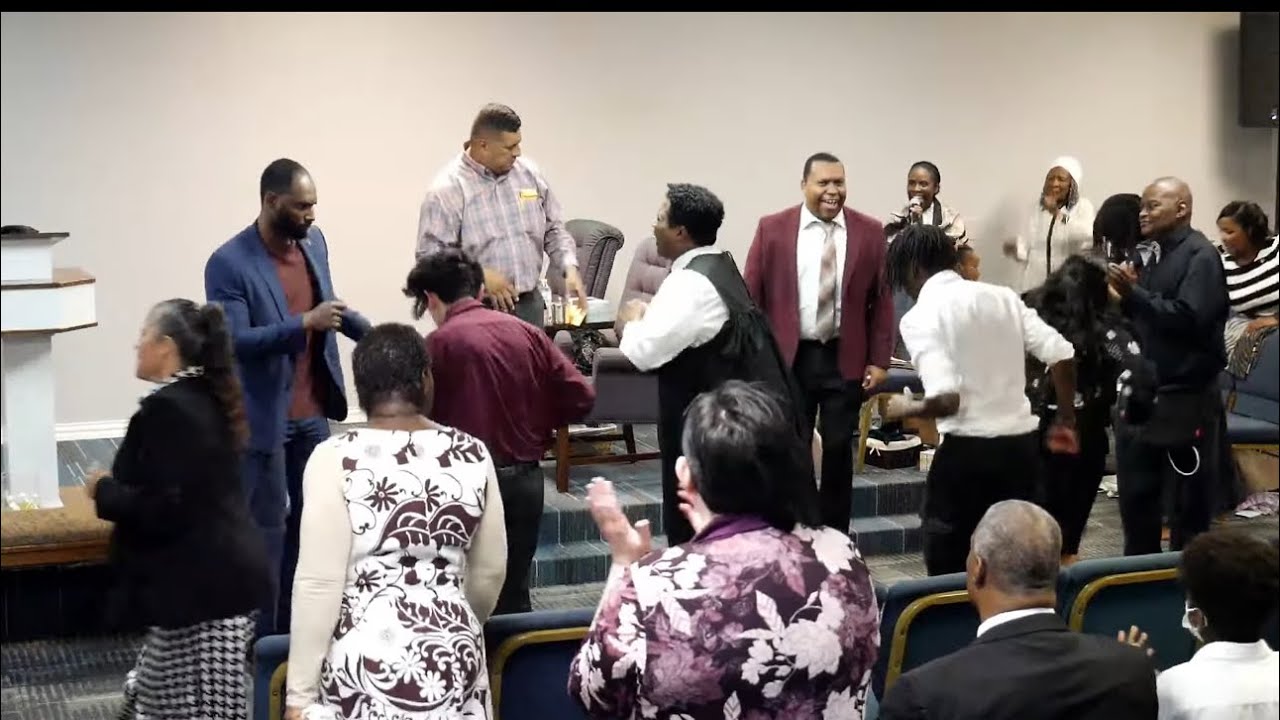 💥💥Opening Prayer Turns Into An EXPLOSIVE Praise & Worship Service ...