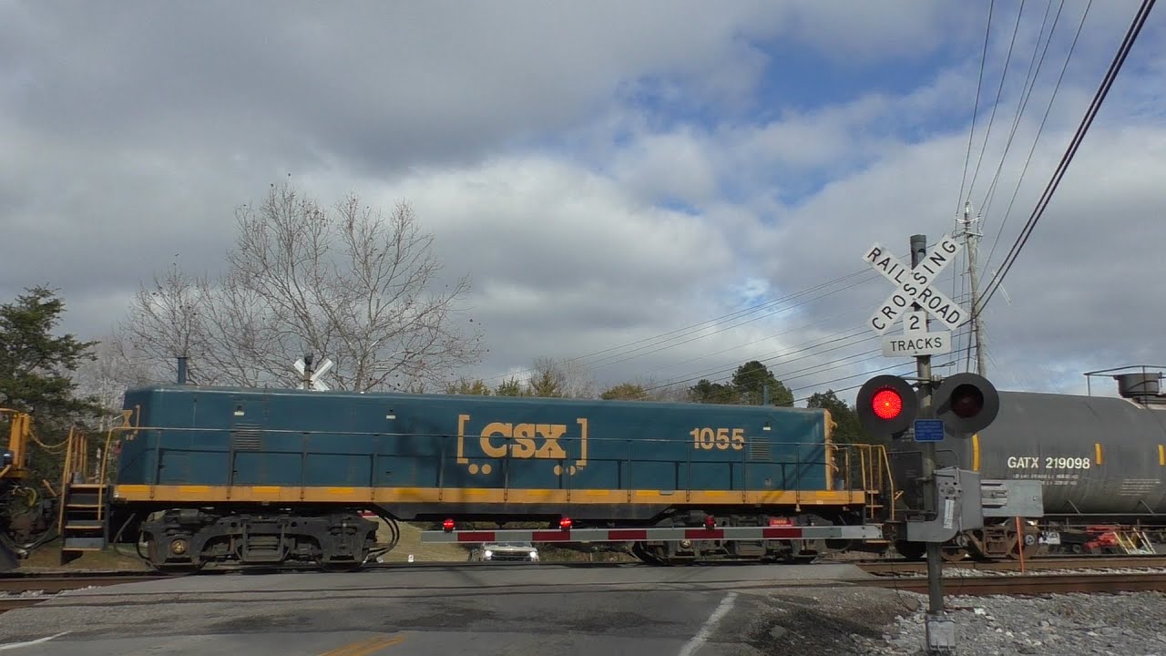 CSX Yard Slug at Piney Grove Church Road Railroad Crossing, Amherst, TN ...