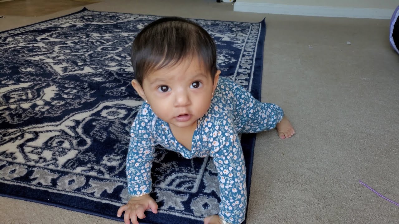 Baby's first crawl | 6 month old baby crawl | Baby sit's up at 6 month ...