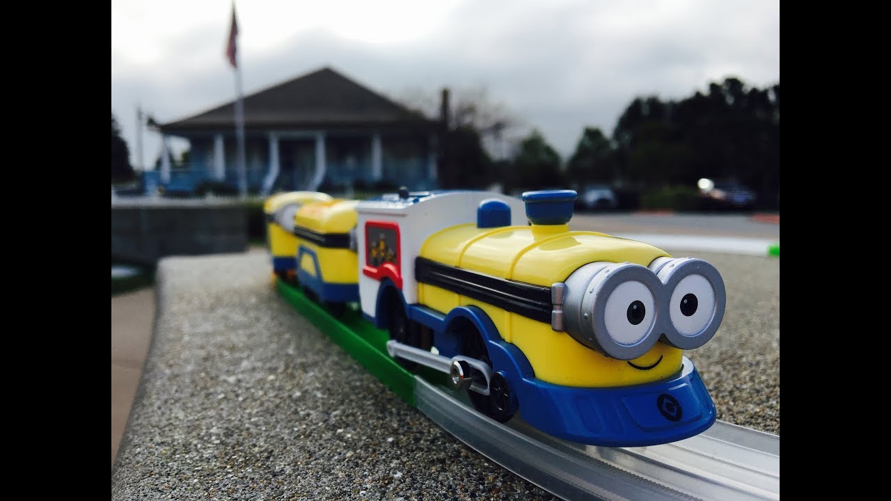 Tomy Plarail Dream Railway Despicable Me Minions Talking Train visit ...