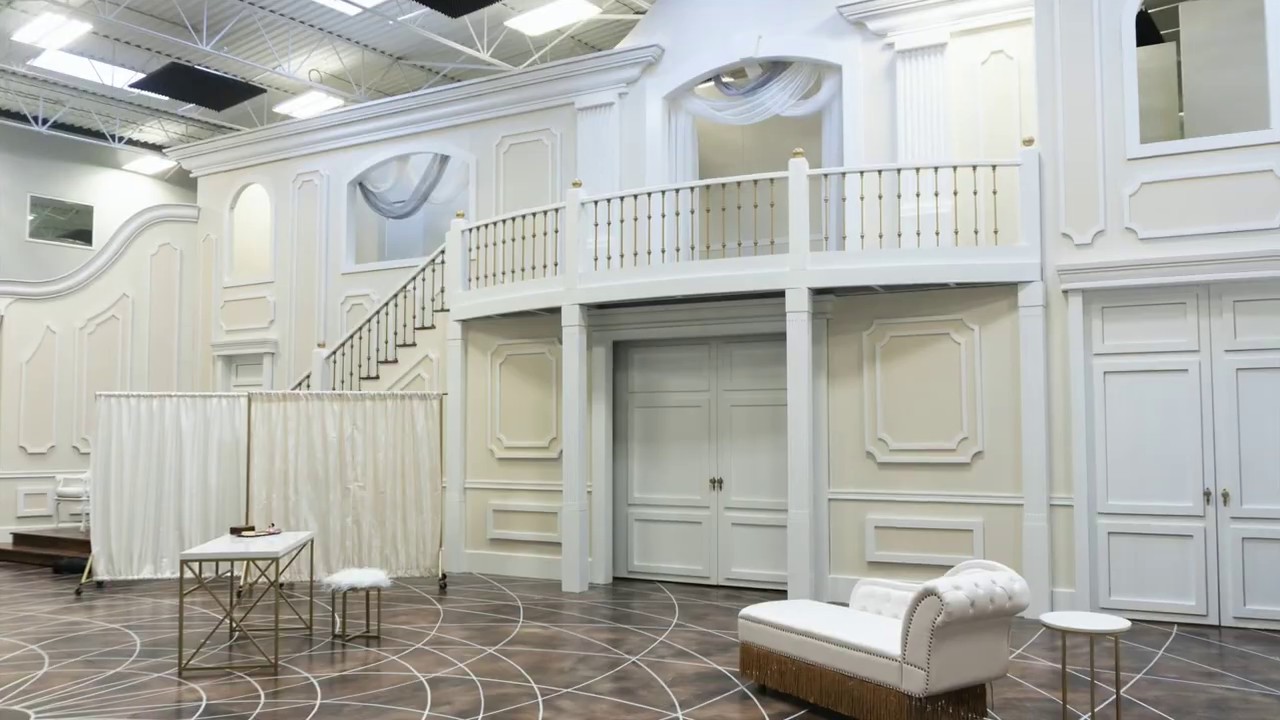 The Marriage of Figaro Set Install Timelapse - YouTube