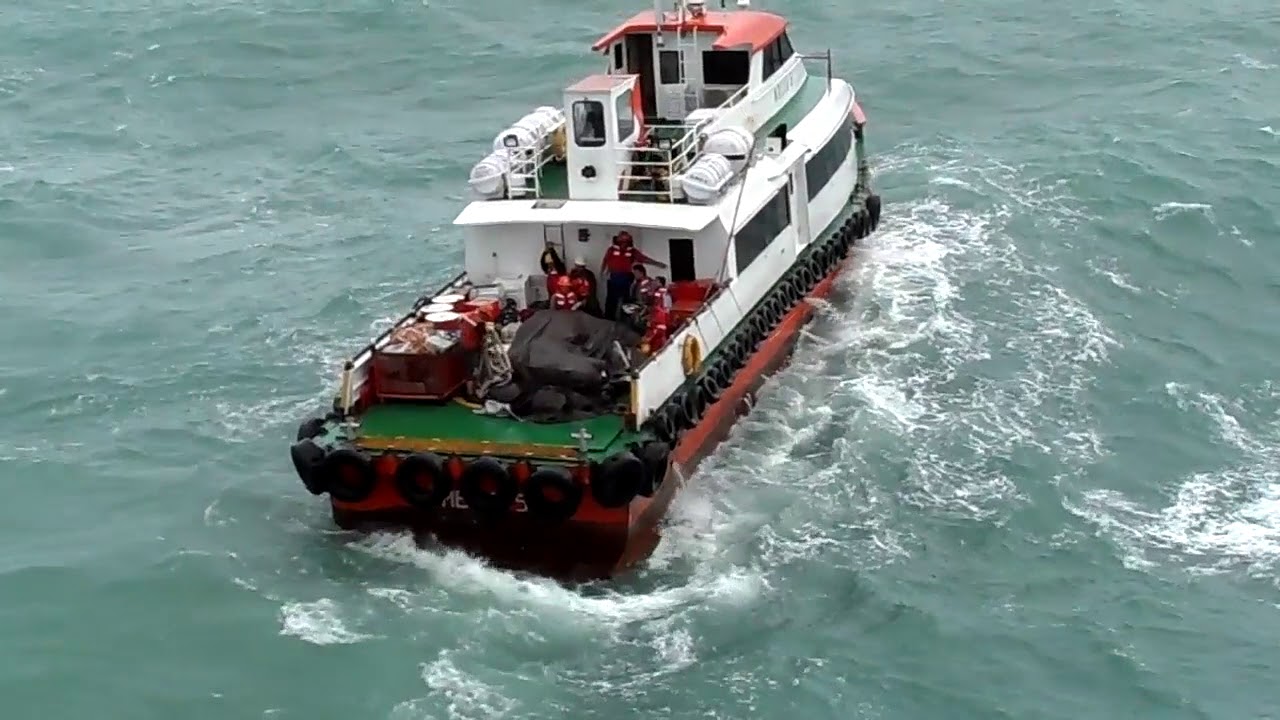 Ganas ombak di laut jawa - YouTube