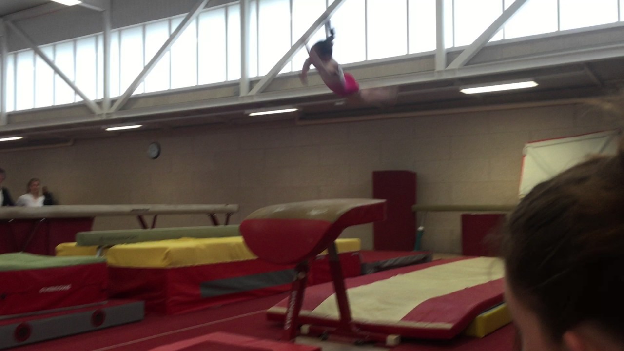 Mathilde Wahl (2004) - Test espoir Avoine 2017 - Saut - YouTube