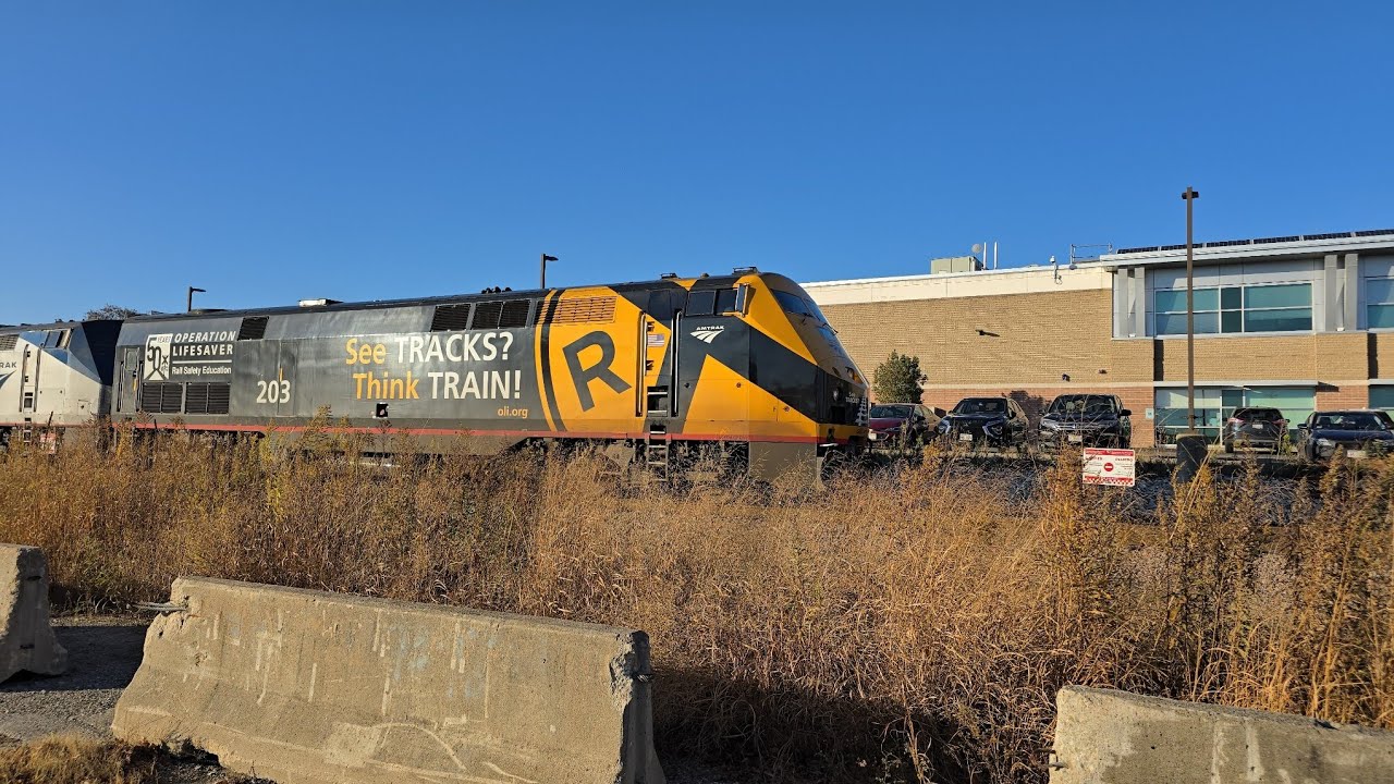 AMTK 203 leads 8 into Milwaukee, WI on the Canadian Pacific Watertown ...