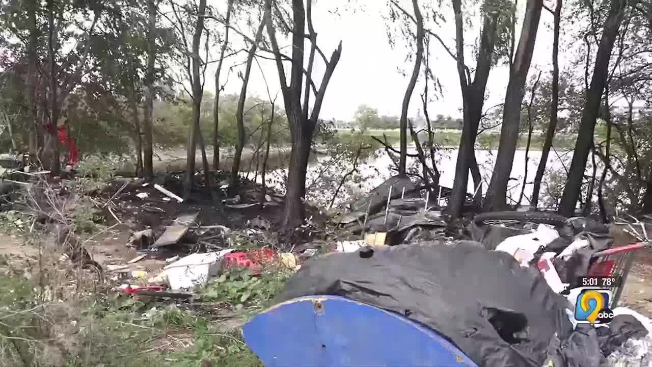 Fire spreads from homeless camp in Iowa City - YouTube