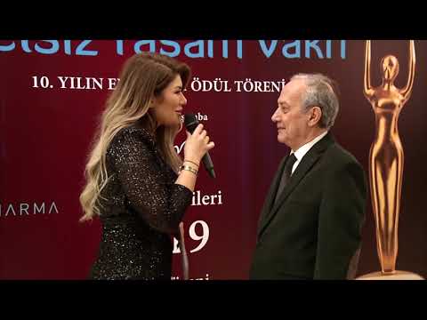 Cem Özmal  kırmızı halı da Dilşat Erdil Röportajı - 10. YILIN EN İYİLERİ ÖDÜL TÖRENİ