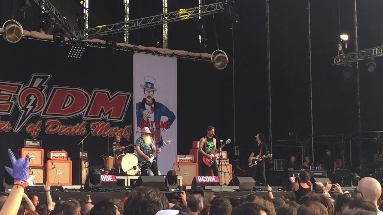 Eagles of Death Metal - Miss Alissa live (Decode Madrid 2016) - YouTube