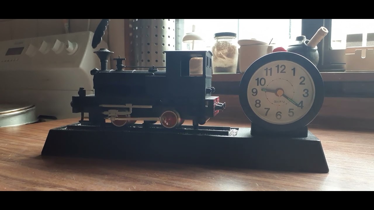 Choo Choo clock - YouTube