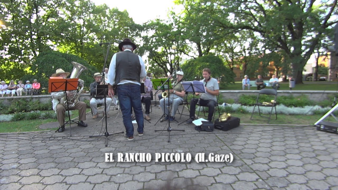 Dixieland Band "70+" & trompetist Priit Aimla - YouTube