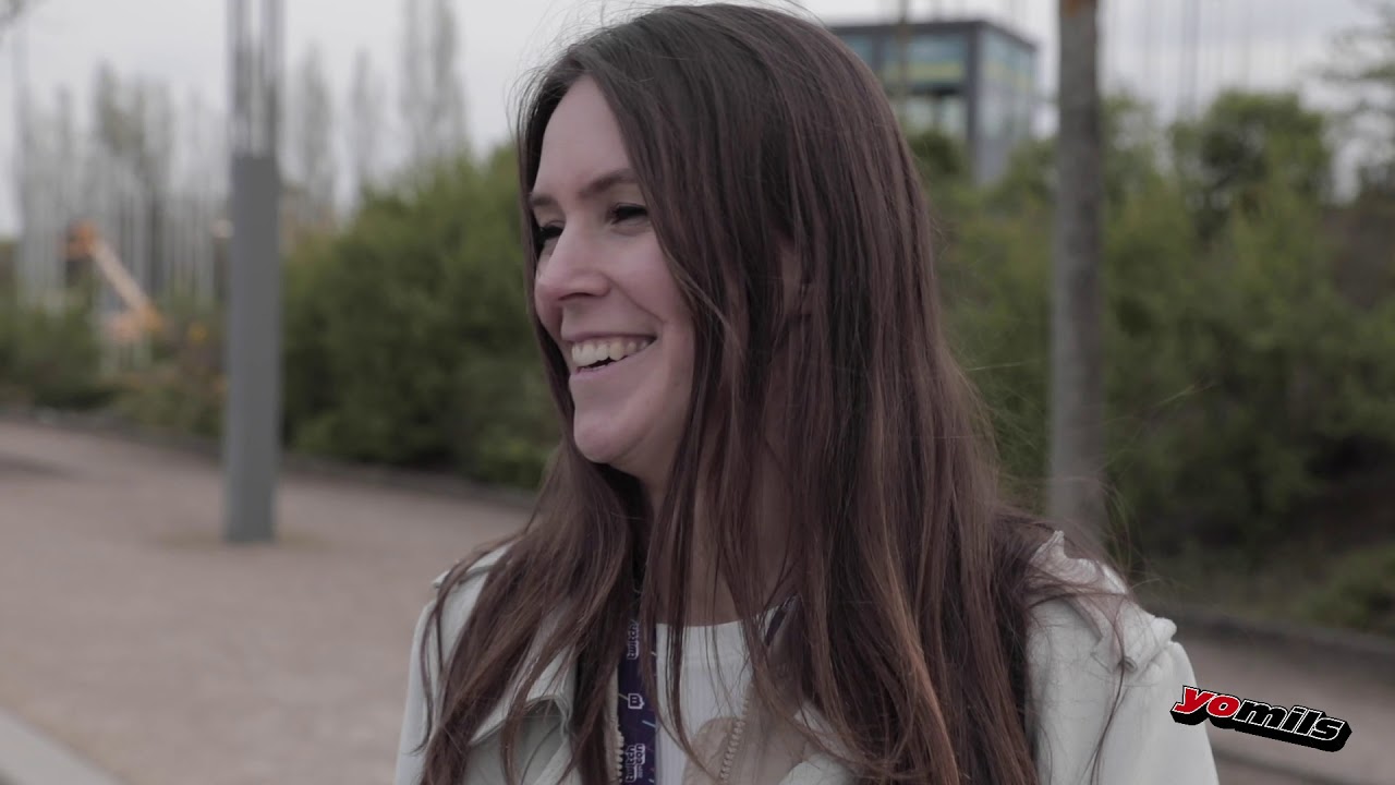 YoMils interviews MeLoOniE at TwitchCon Europe 2019! - YouTube