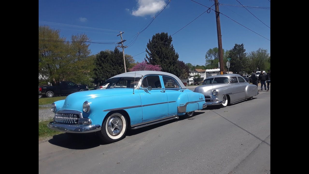 Checking Out Kustom Kars With Pam At the 2019 Sled Fest 2 - YouTube